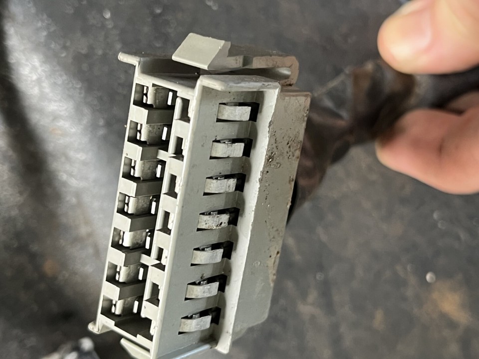 ASSORTED Ford Thunderbird Wiring Harness Plug Ends Pigtail Dash ECU ...