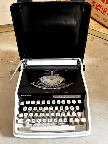 Vintage 1970's Remington Sperry Rand Monarch-2 Typewriter With Case | eBay