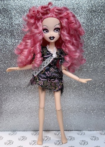 Bratzillaz House Of Witchez Angelica Sound Witchy Princess Bratz Pink ...