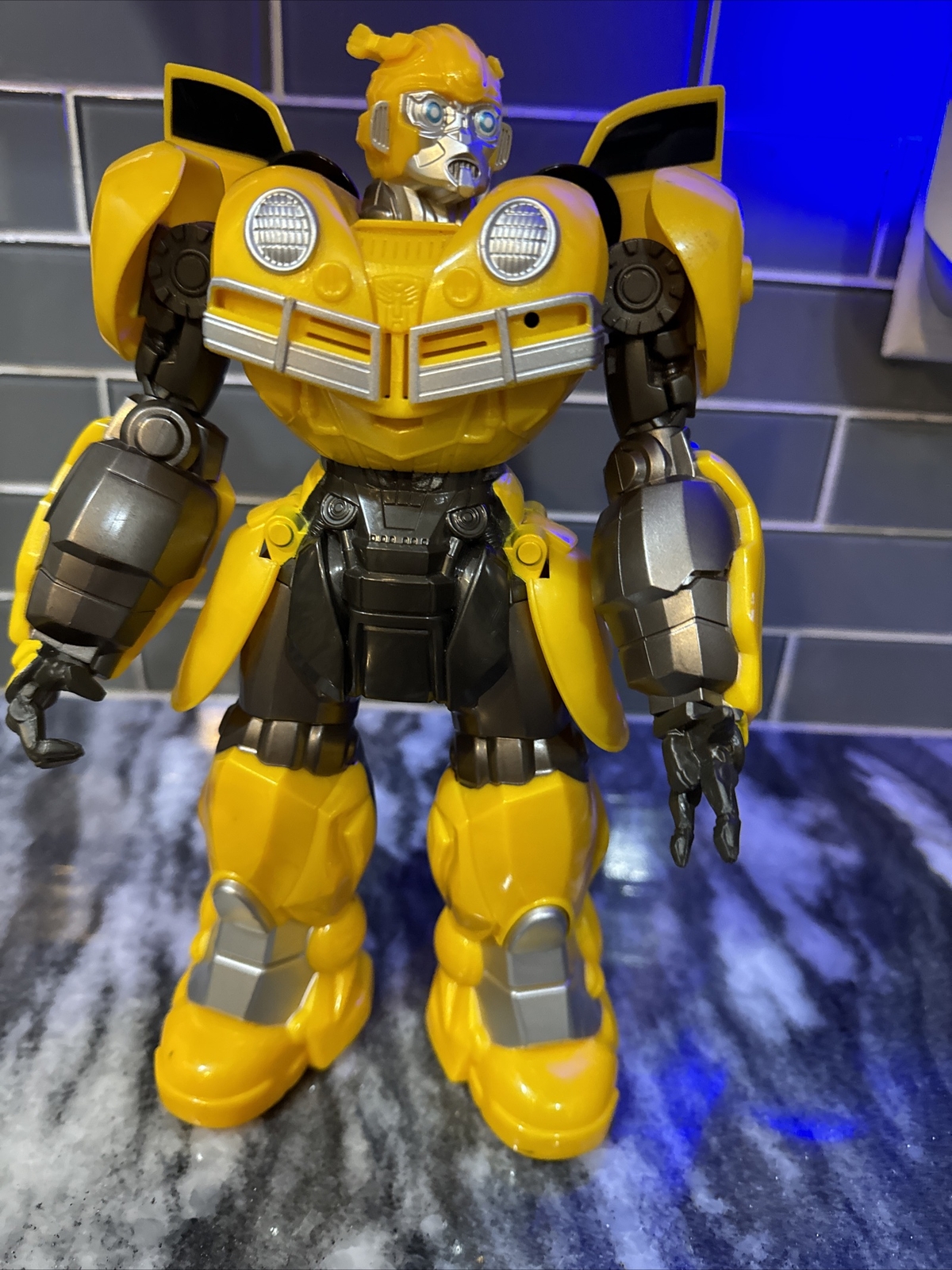 Transformers Hasbro 2017 Singing-Dancing DJ Bumblebee 10” Toy Tested ...