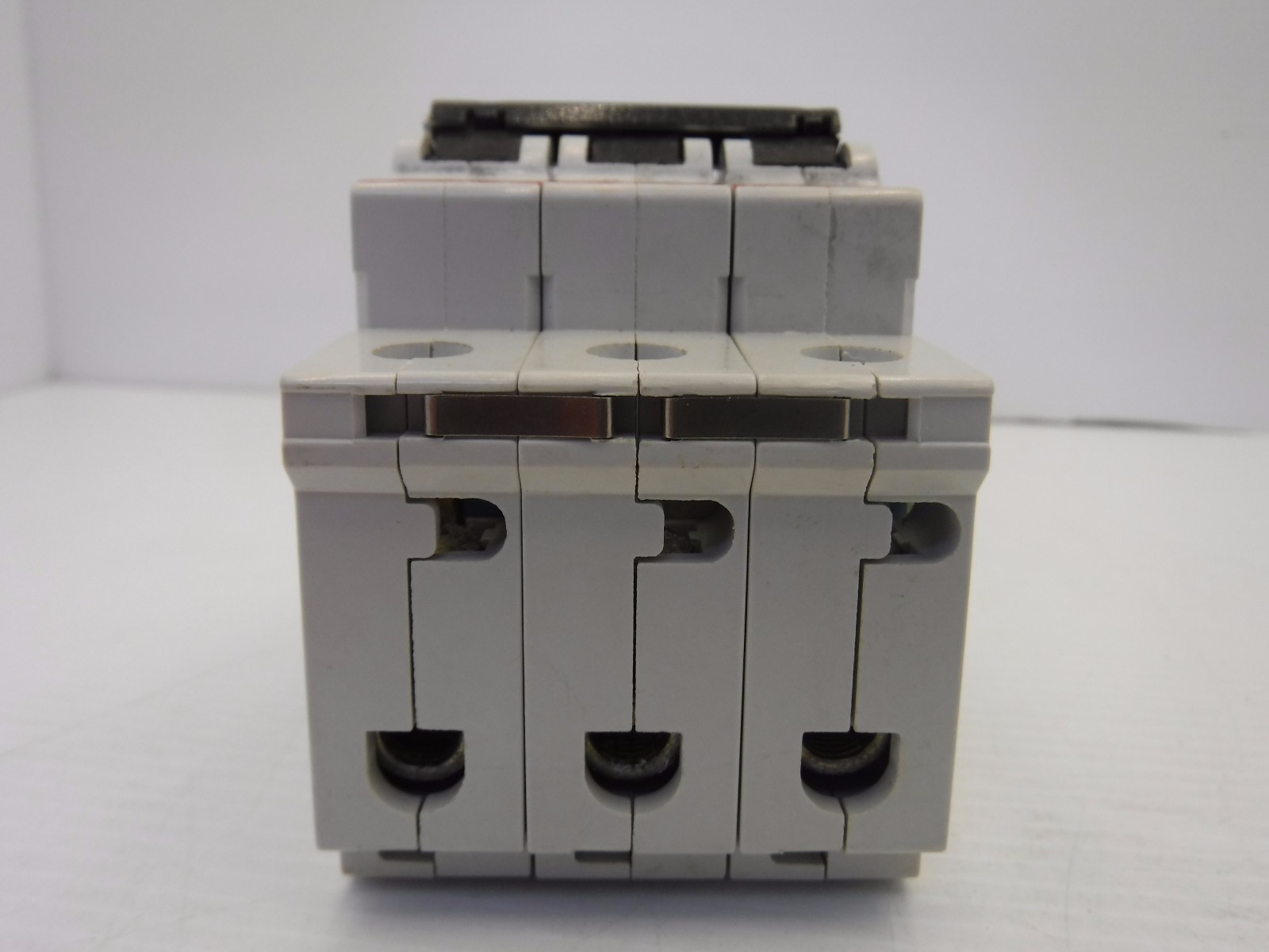 ABB S263-D6 CIRCUIT BREAKER 3P 6A CURVE D | eBay