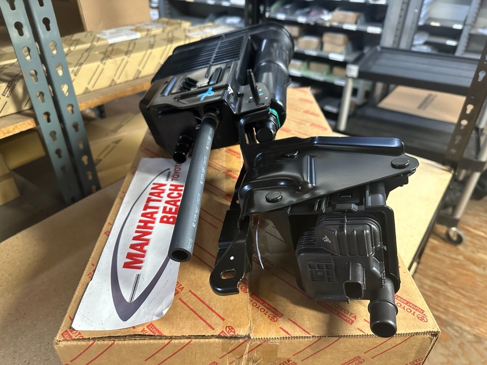 NEW GENUINE TOYOTA 18-23 TACOMA VAPOR CHARCOAL CANISTER 77740-04050 | eBay