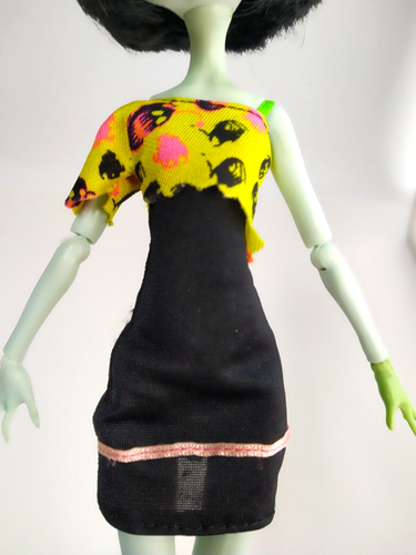 Monster High Scarah Screams FREAKY FUSION - Black/Orange Hair Green Lip ...