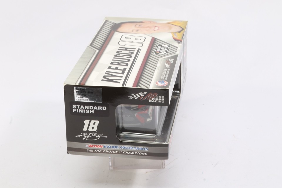 1:24 ACTION 2020 #18 SNICKERS WHITE CANDY BAR TOYOTA CAMRY KYLE BUSCH 1 ...