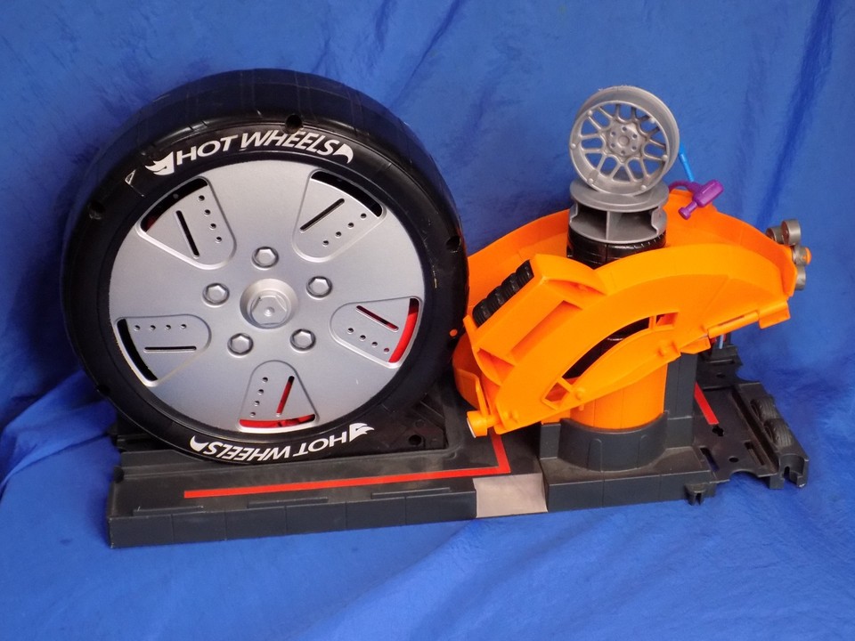 Hot Wheels City Super Spin Tire Shop Playset w/ Launcher Tested Mattel ...