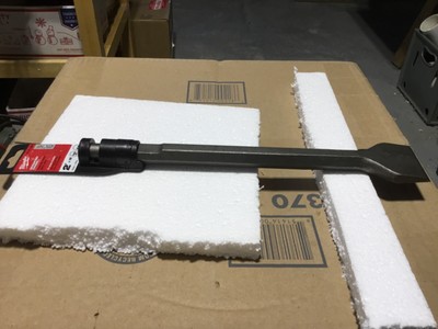 MILWAUKEE #48-62-2065 SCRAPING CHISEL 2"x12" SPLINE ROUND HEX BRAND NEW ...