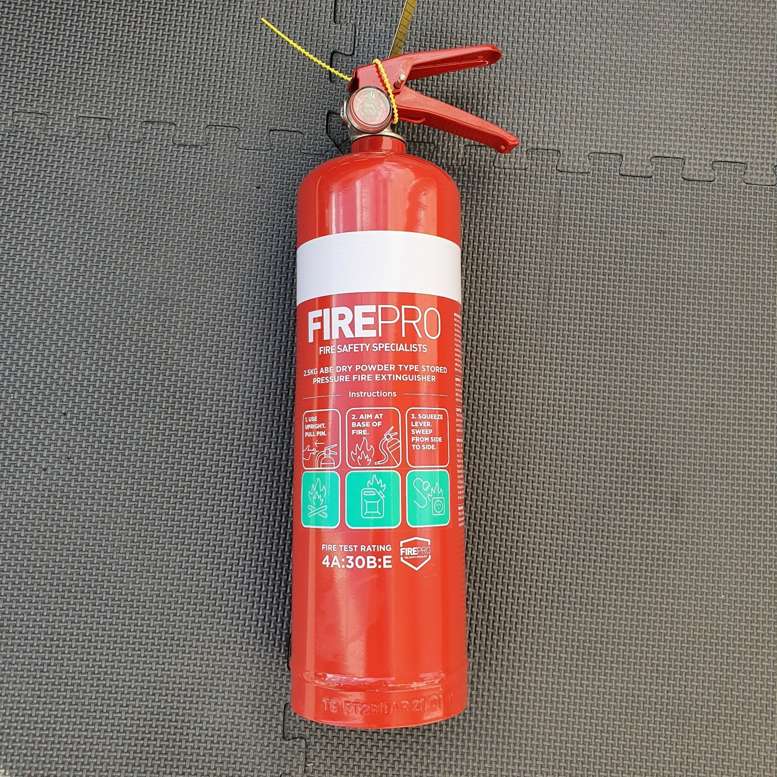FirePro 2.5kg Fire Extinguisher Dry Powder Car Boat Home Caravan Pro W ...