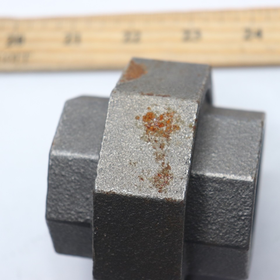 Union Pipe Fitting Malleable Iron 1-1/2" x 1-1/2" - Slightly Rusted ...