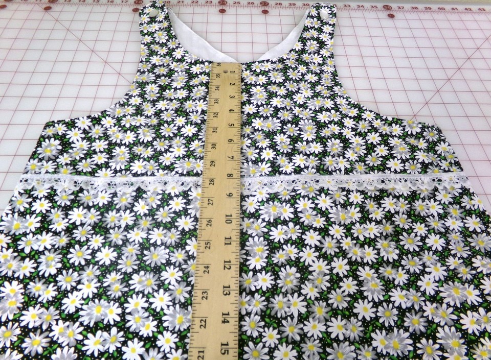 Daisy Cotton Fabric Handmade Adult Apron. Cross-back . Fixed Buttons ...