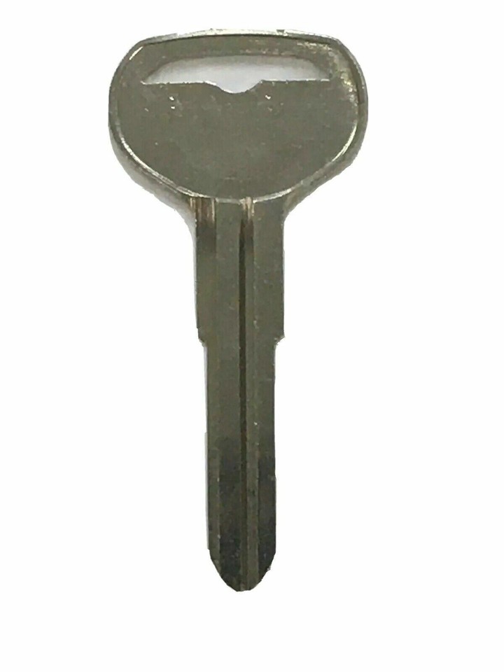 1 Toyota Automotive Key Blank X46 TR26 T81B TR25 Various Models Keys ...