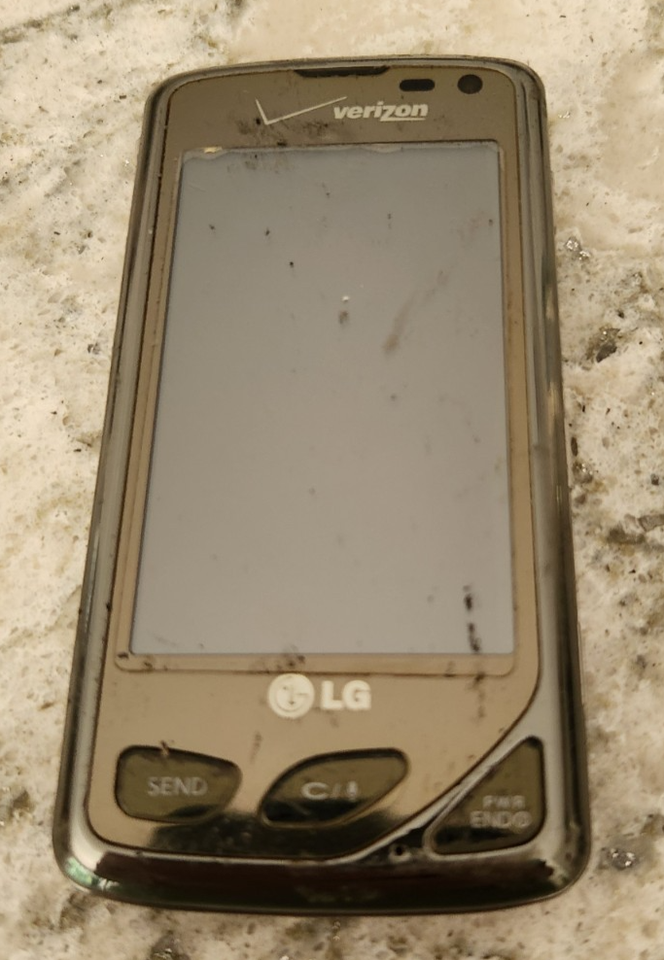 LOT 3 VINTAGE CELL PHONES, NOT TESTED. PALM TREO, BLACKBERRY AND ...