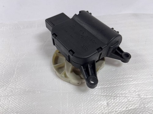 Footwell flap actuator motor for Audi A4 Avant 2.4 8E50HH 8E1820511C ...