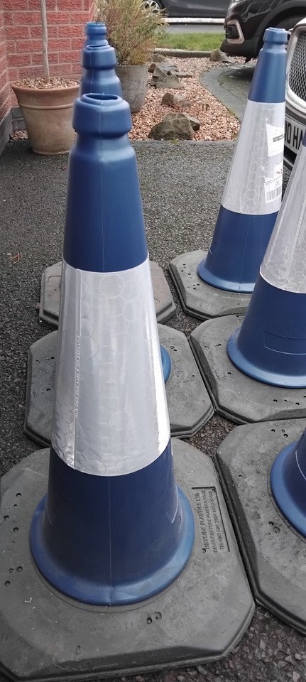 6 x LARGE BLUE TRAFFIC CONES - HEAVY DUTY 750 MM HIGH | eBay UK