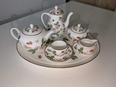 Wedgewood Miniature Wild Strawberry Tea Set | eBay