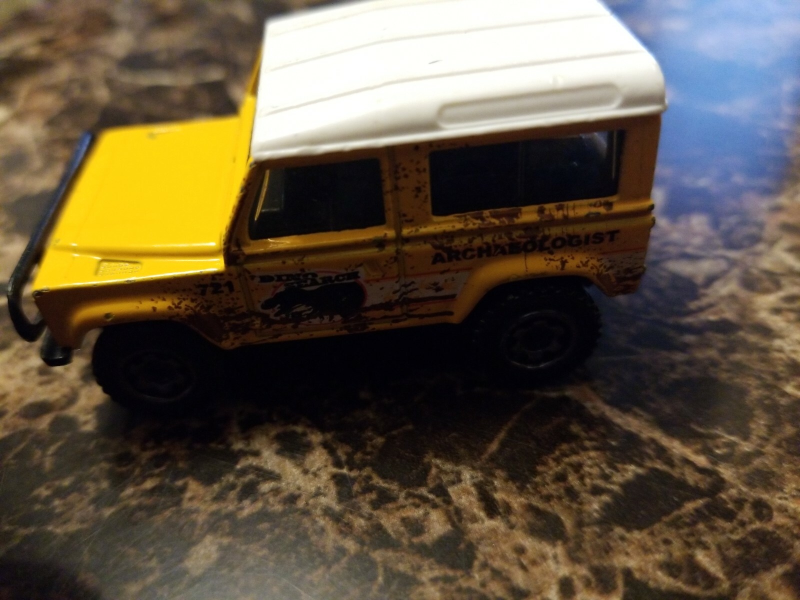 Rare 2009 Matchbox LAND ROVER NINETY 90 Dino Adventure Archaeologist ...