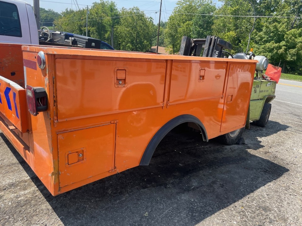 60" CTA DUALLY CAB CHASSIS DAKOTA UTILITY SERVICE BED LOTS OF LIFE LEFT ...
