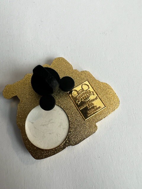 WDW Grandparents Day 2002 Donald And Grandma Duck Disney Pin (B8) | eBay