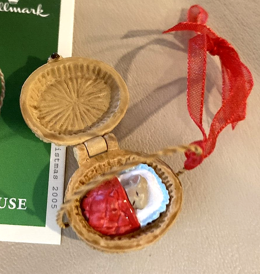 2005 Hallmark Mouse Keepsake Mini Ornament Sleepy-Time Mouse dated 2005 ...