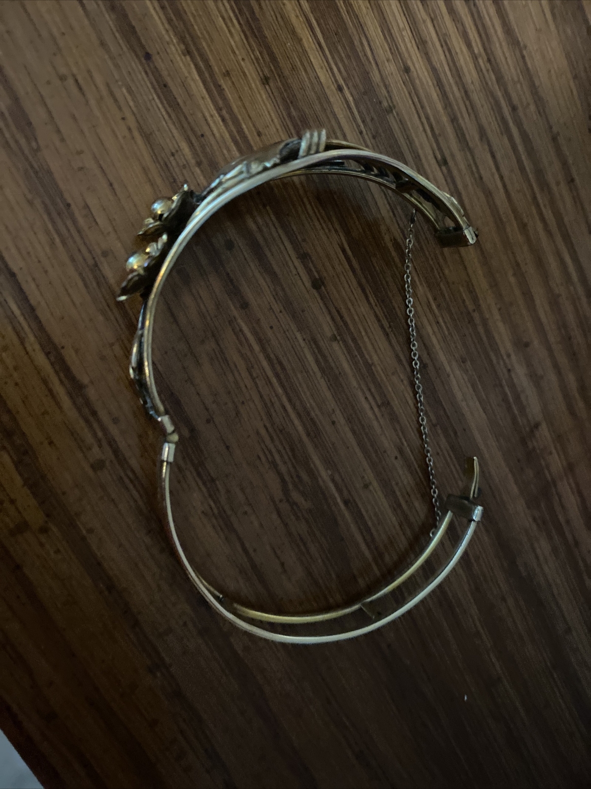 Victorian Ornate Floral Vines Brass Hinged Bangle Bra… - Gem