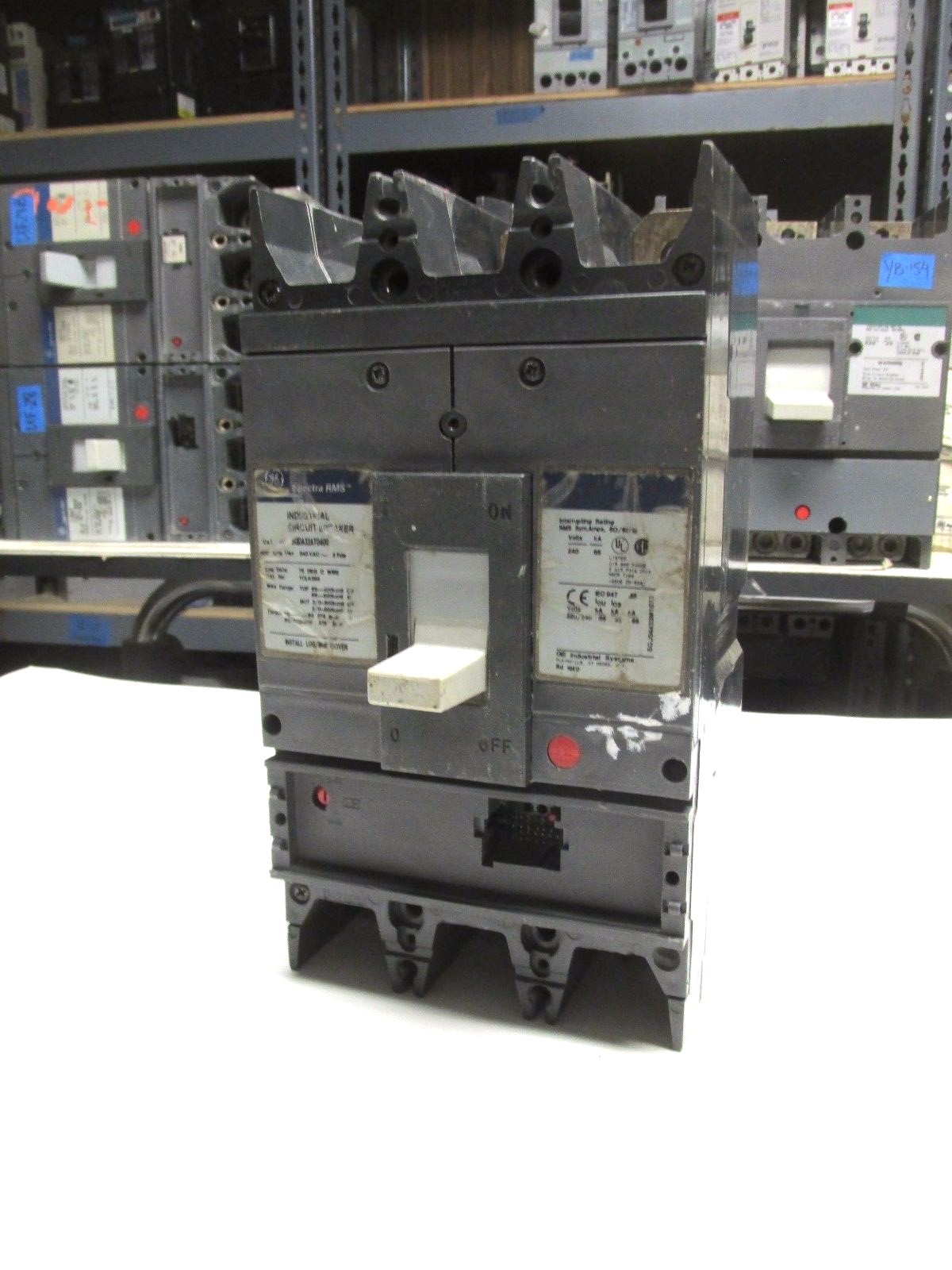 * GENERAL ELECTRIC SPECTRA RMS 400A, 3P SGDA32AT0400 W/O LUGS ... UF ...