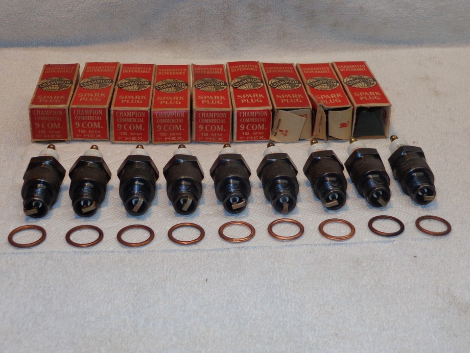 ( 1 ) ‘NOS’ Champion 9 COM. Spark Plugs.....Circa 1940’s.....Made in ...