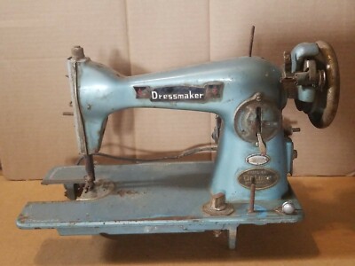 Vintage Dressmaker Deluxe Precision Sewing Machine For Parts or Repair ...