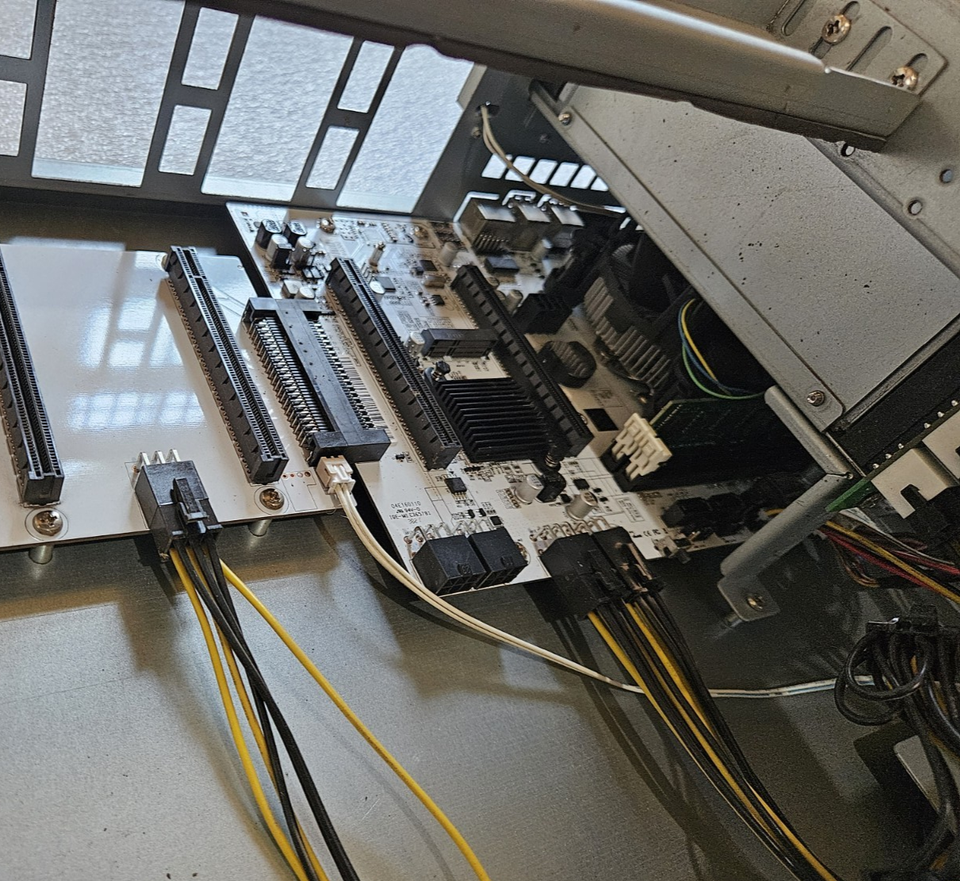 OCTOMINER X12 ULTRA 12 GPU MINING RIG - 4200W - 200-277v | eBay