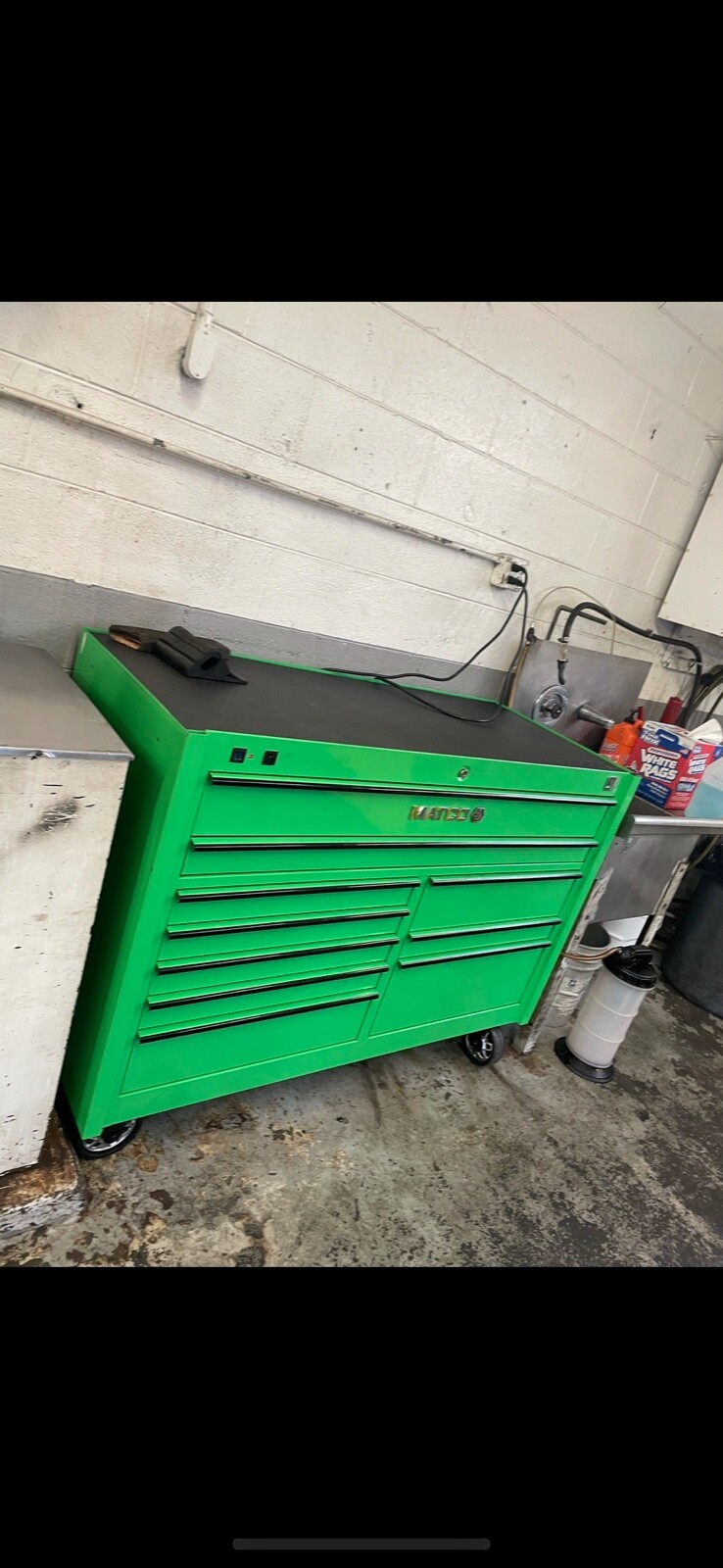 Matco 4s Tool Box Screamin green double bay, has power drawers and plug ...