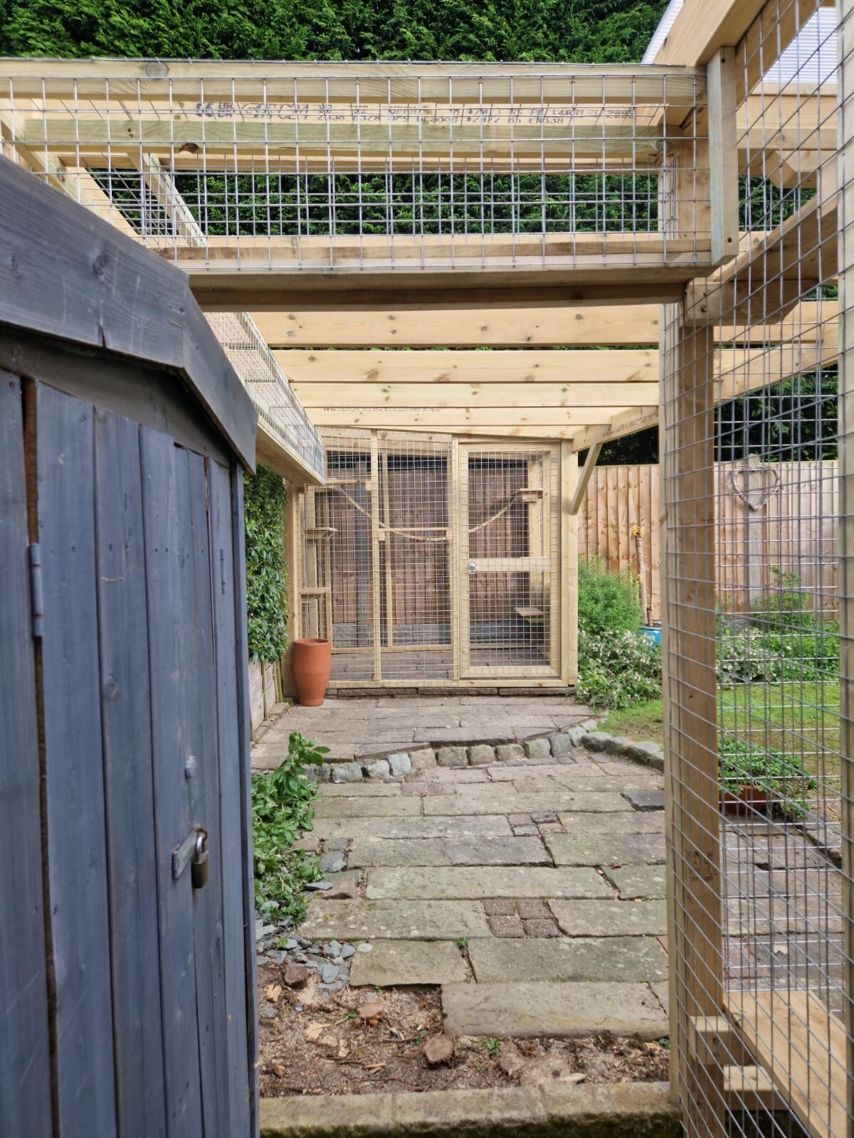 bespoke Catios and Animal Housing dog runs field shelters stables | eBay UK