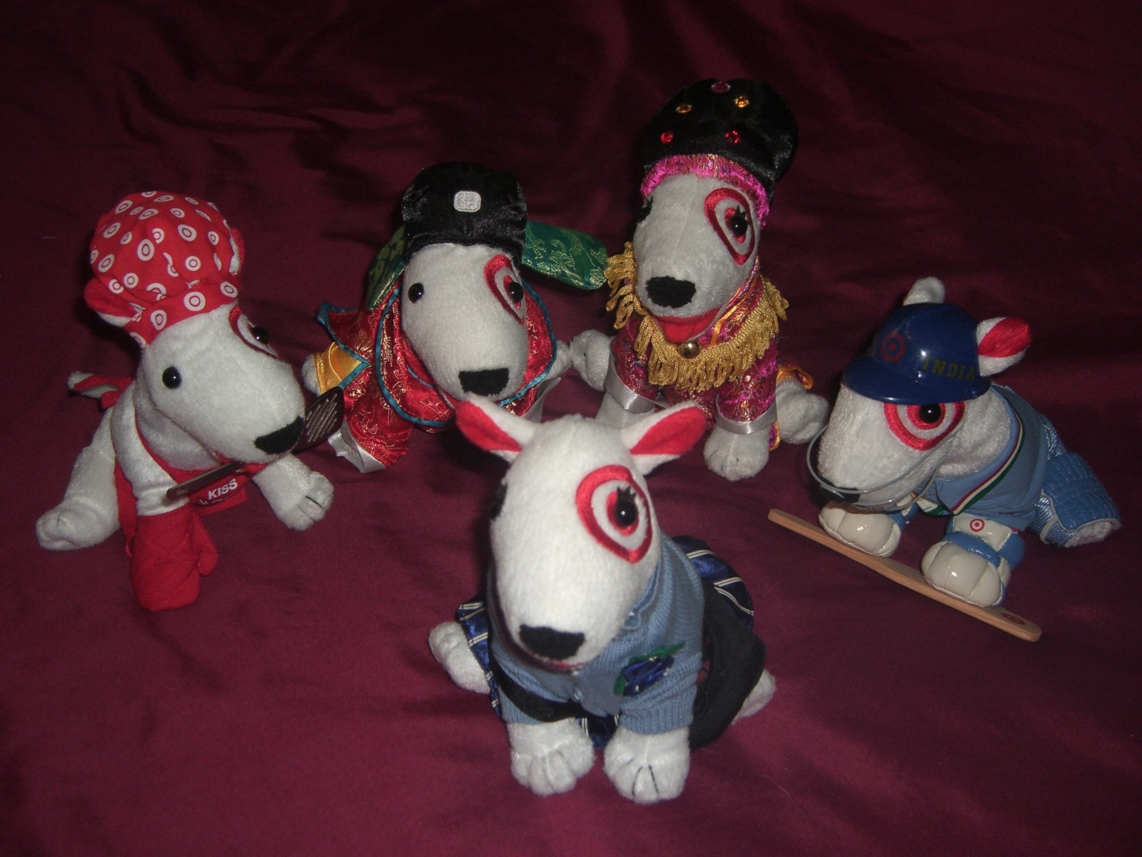 5 2008 Target Bullseye 7" Plush Dogs Shanghai India Cricket Merchandise ...