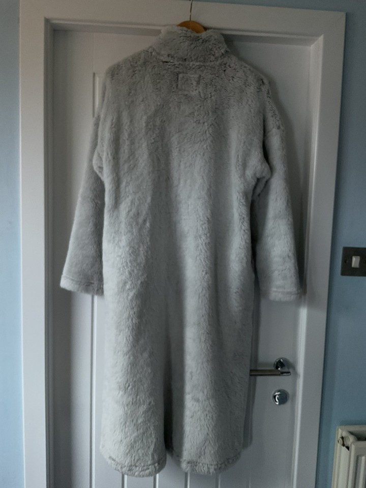 M&S LONG PILE FLEECE ZIPPED DRESSING GOWN SIZE M BNWT | eBay UK