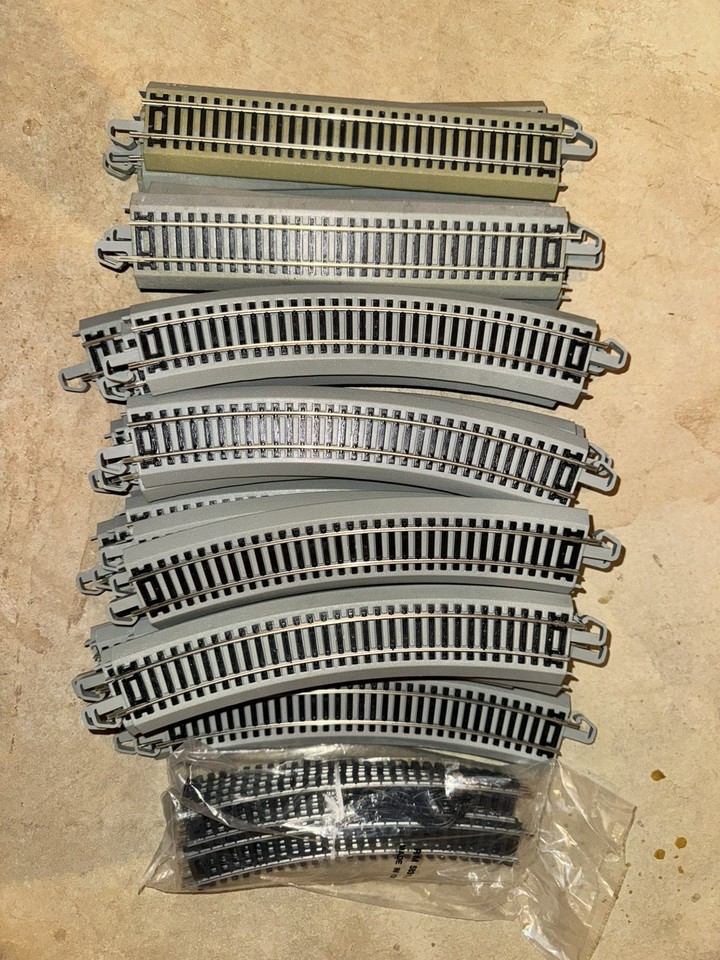 Bachmann EZ Track HO scale 40 Pieces Train Track Lot | eBay
