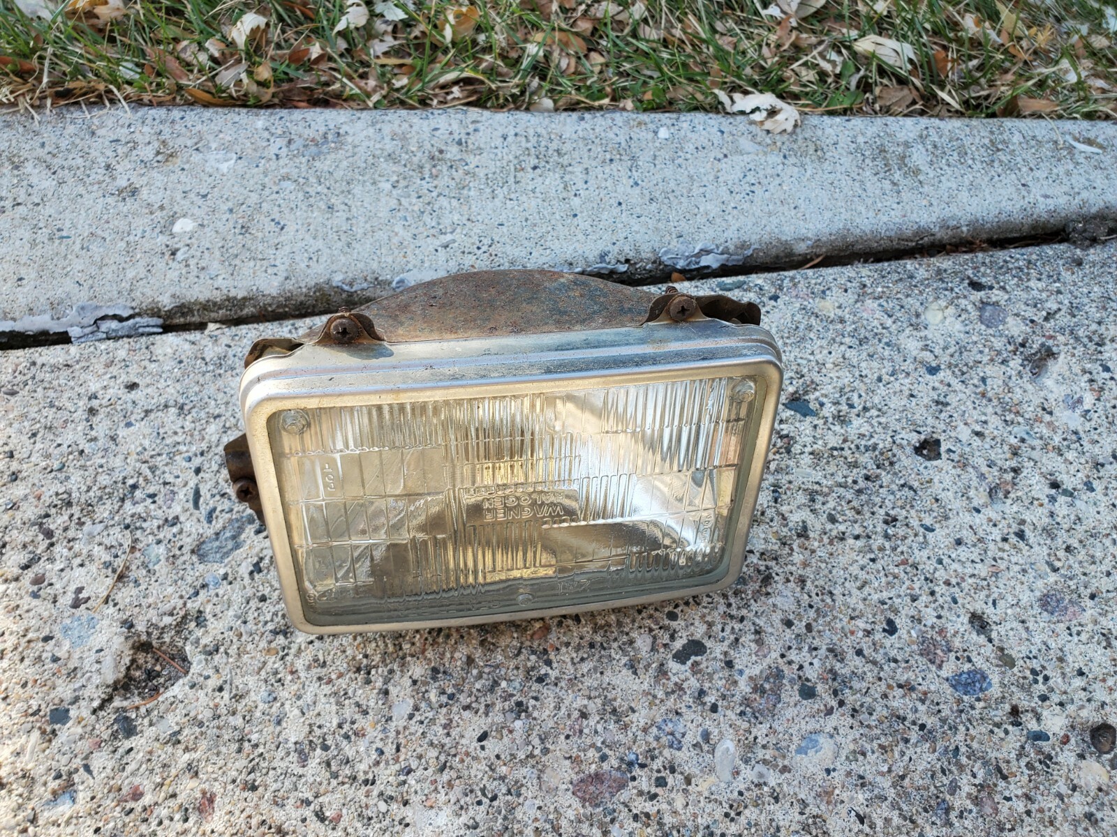 OLDS 1981-85 DELTA 98 88 Ninety Eighty Eight Royal Brougham LH Bucket ...