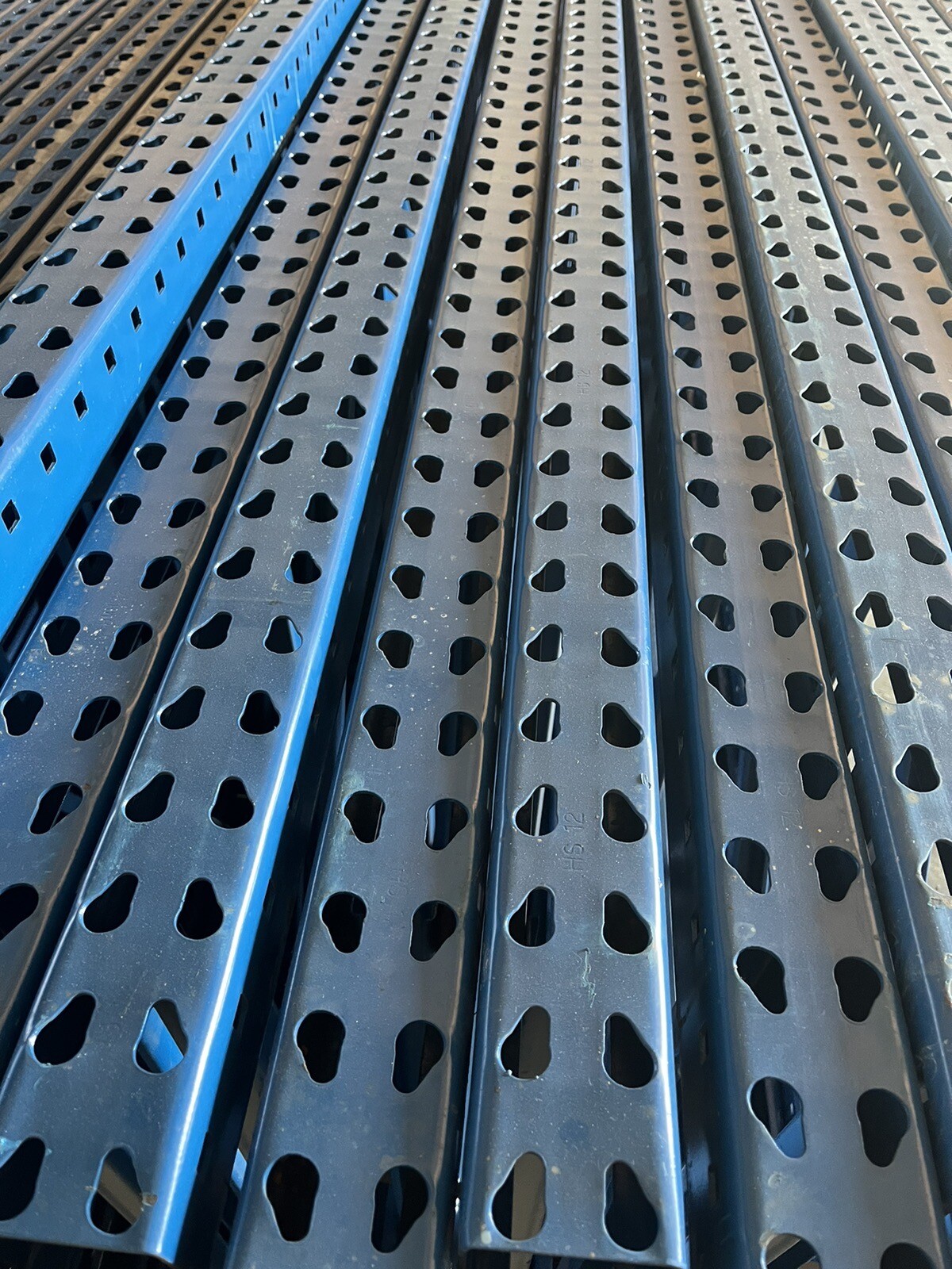 Interlake 30' x 42" Teardrop Pallet Racking Upright 3x3" Blue Rack | eBay