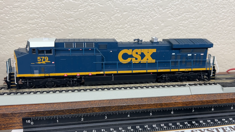 CSX TRANSPORATION - AC4400 " CSX BLUE " LOCO- DC/DCC ready - HO Scale ...