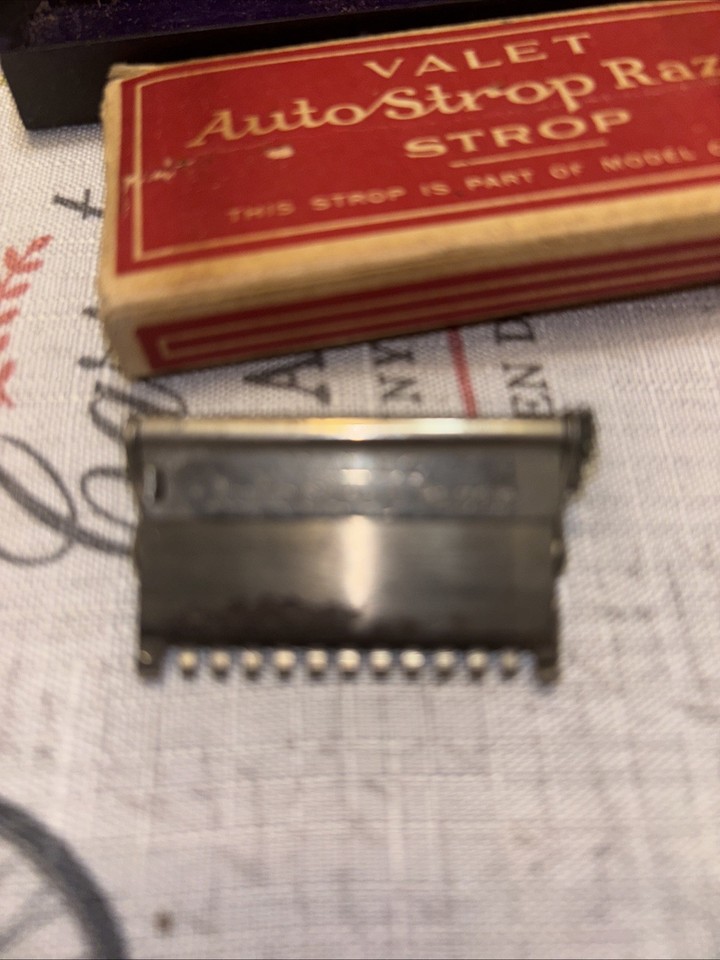 vintage Valet Auto Strop safety razor with strop & case and box ...