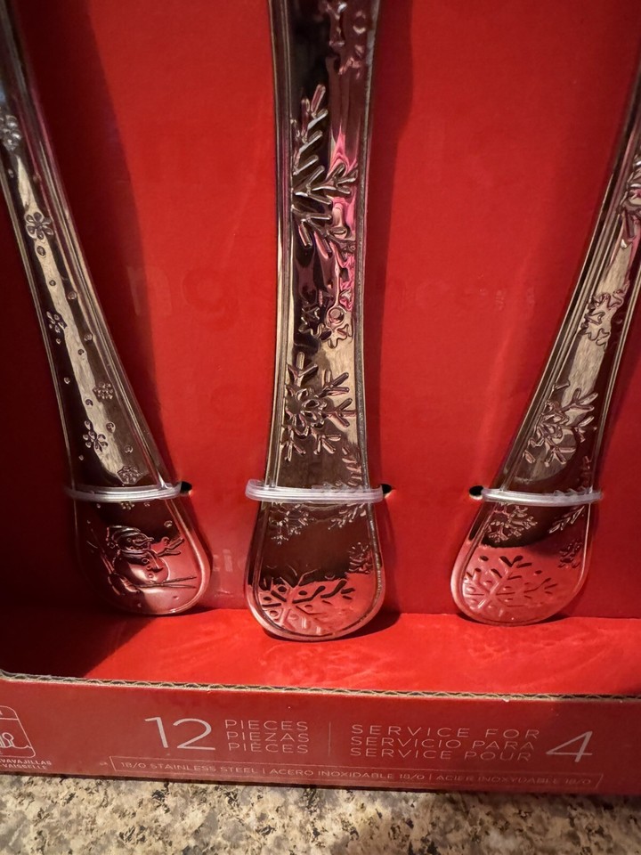 Brand New Oneida Entertain Winter Wishes 12PC Flatwear Set 18/0 ...