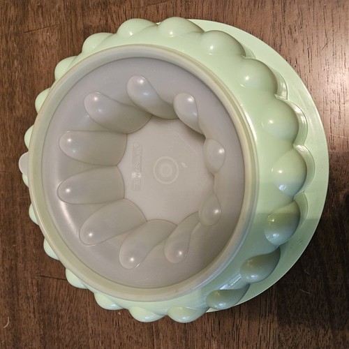 Vintage Tupperware 1202 Mint Green Bundt Cake Pan Jello Mold Retro ...