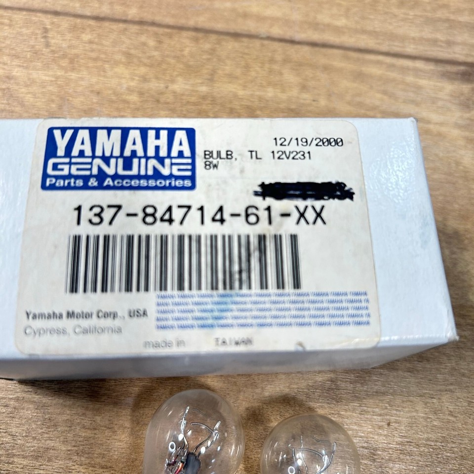 YAMAHA OEM NOS TAILLIGHT BULB QTY2 / 137-84714-61-XX / GTS1000 TW200 ...