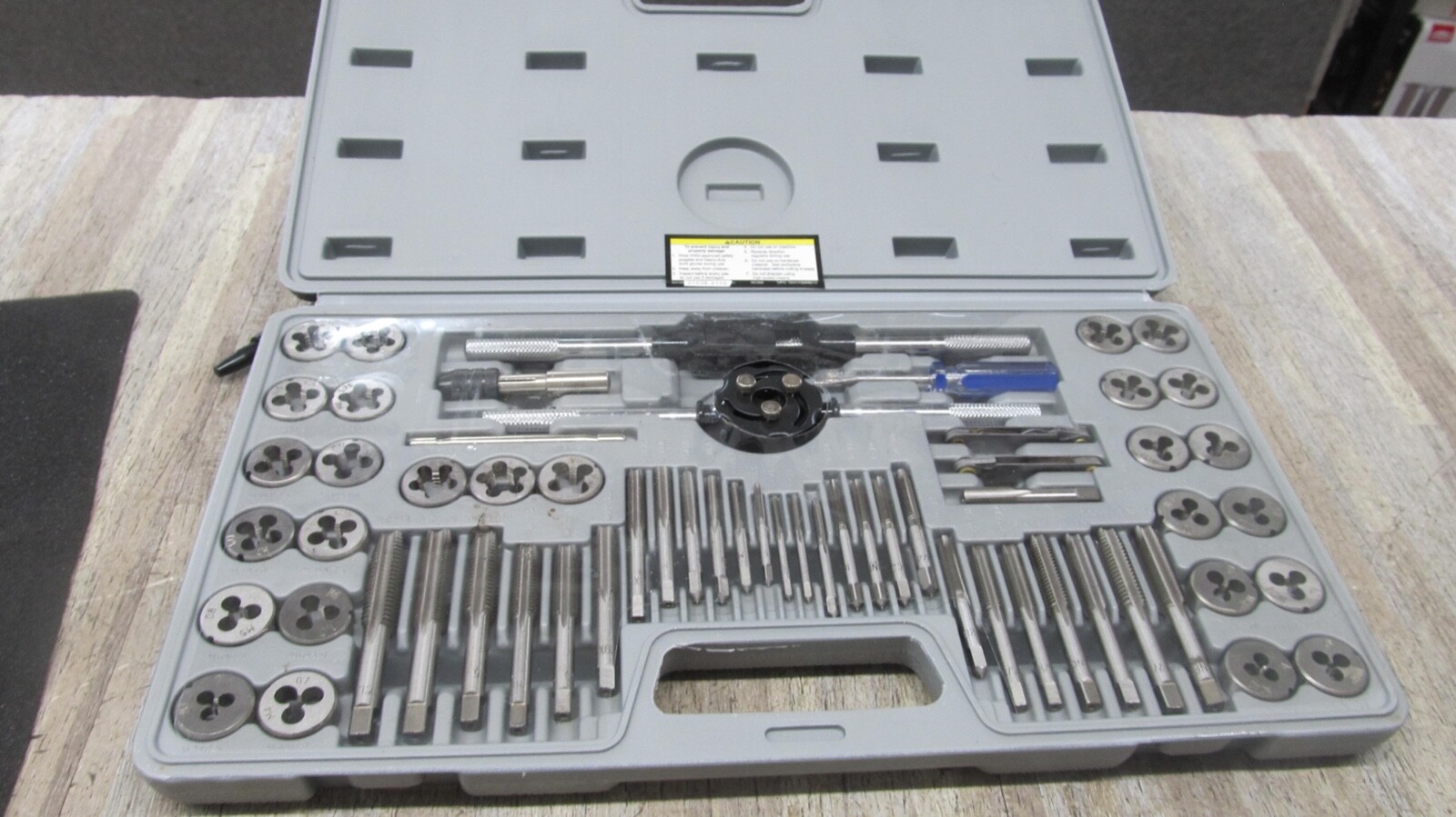 60 Pcs Master Tap and Die Set Coarse and Fine Threads Tools SAE Inch ...