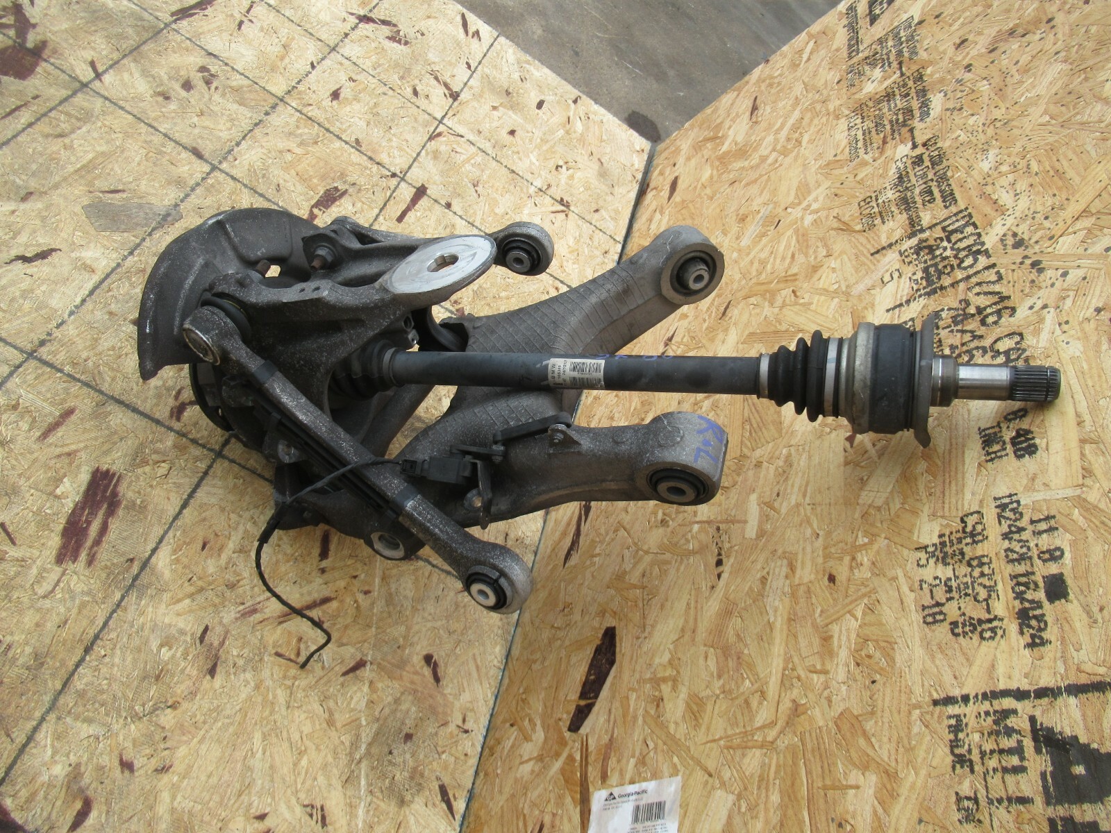 Left Rear Suspension Knee Axle Spindle Knuckle Hub Carrier Arm BMW E70 ...