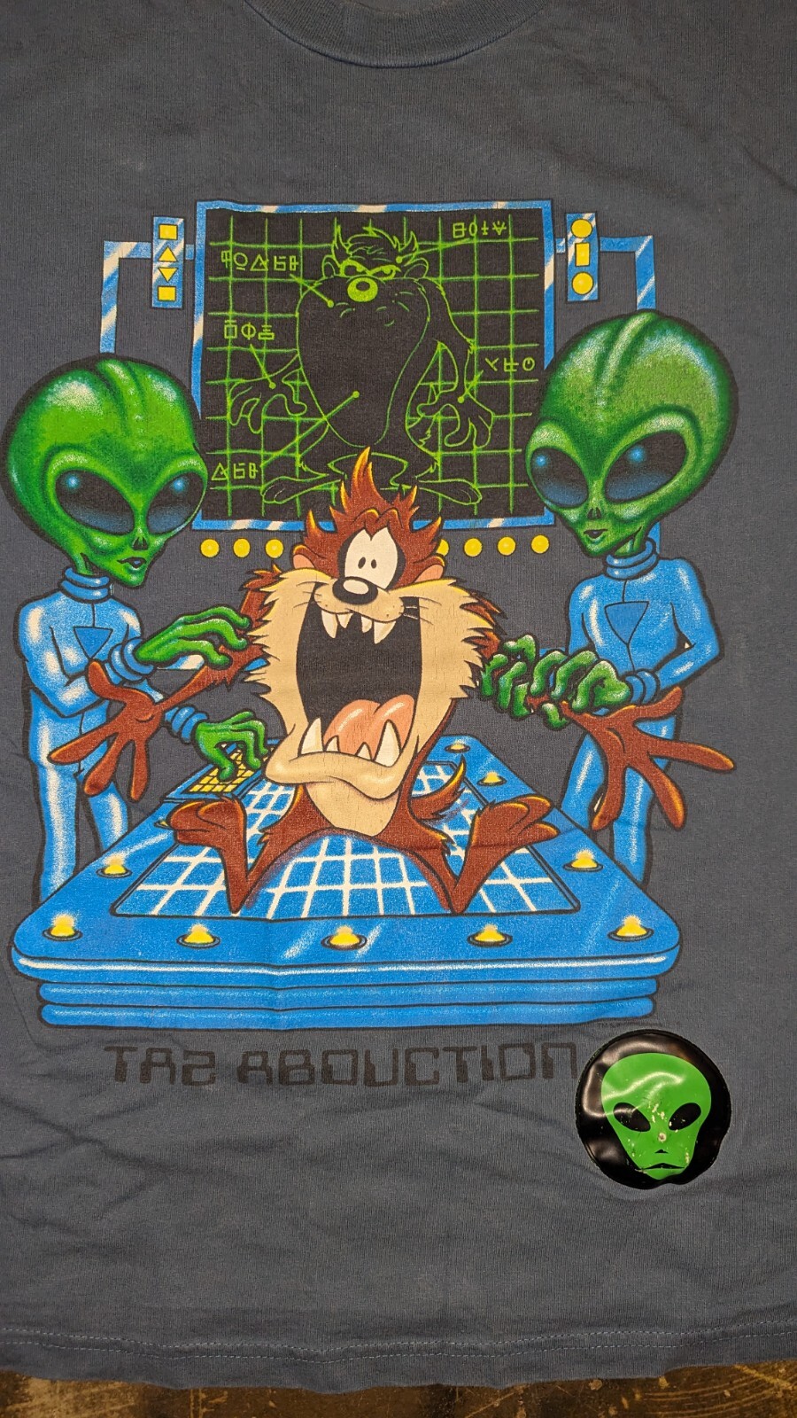 Vintage 90s Taz abduction alien graphic tshirt LARGE - Gem