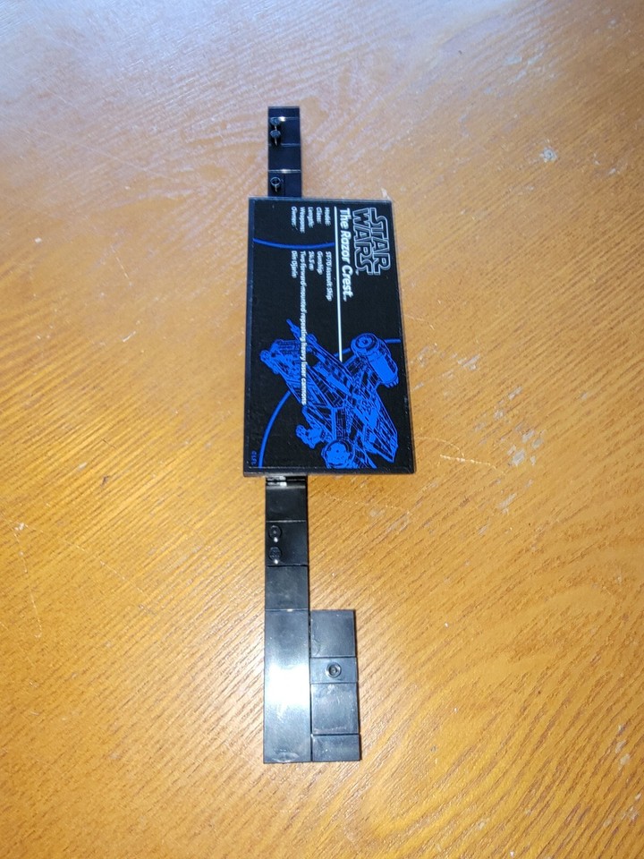 Mint Cond. LEGO Star Wars 75331 The Razor Crest : Plaque + Stand w ...