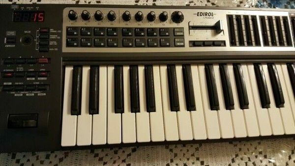 Roland Edirol Pcr-500 USB Midi Keyboard Controller 49 Keys for sale ...