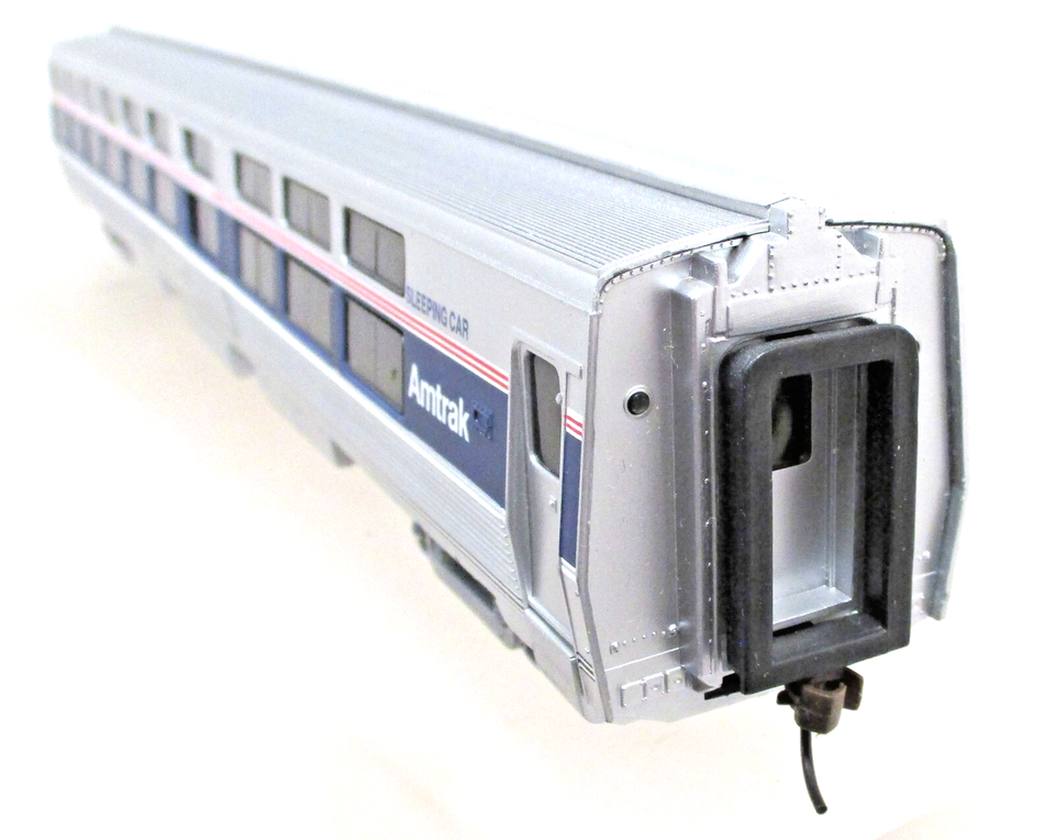 AMTRAK VIEWLINER SLEEPING CAR-HO SCALE. | eBay