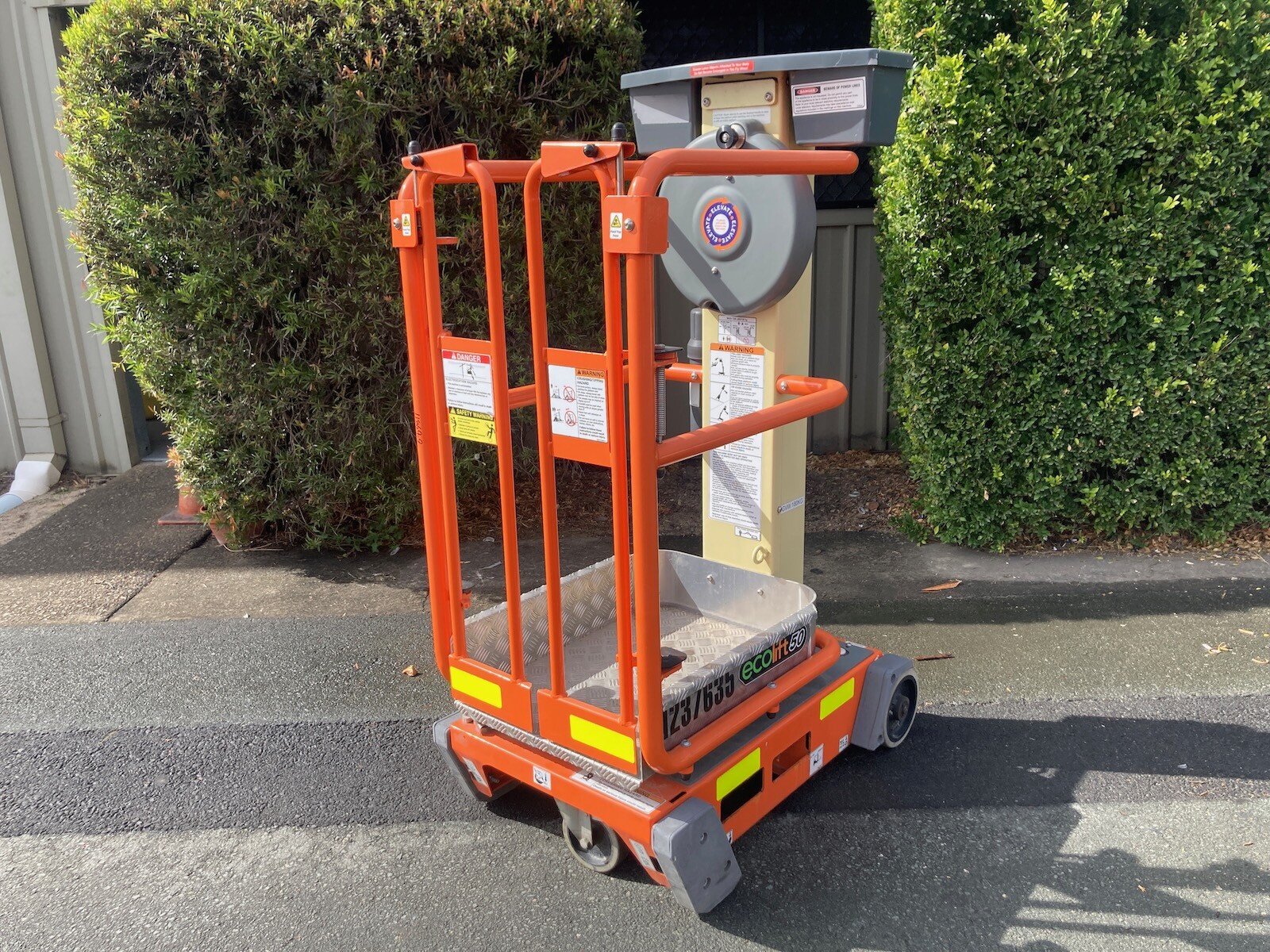 JLG Ecolift 50 1.52m Non Powered Low Level Manual Vertical Mast Man ...