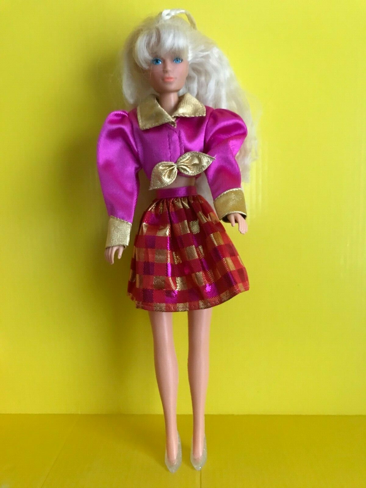 Birthday Surprise Barbie 1991 - Doll #3679 + Stand & Sparkle Pretty ...