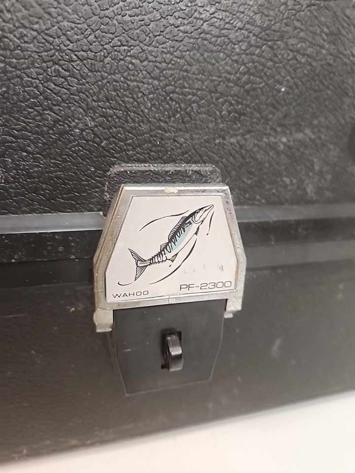 Vintage Old Pal Wahoo PF-2300 Tackle Fishing Box Nice Display For Lures ...