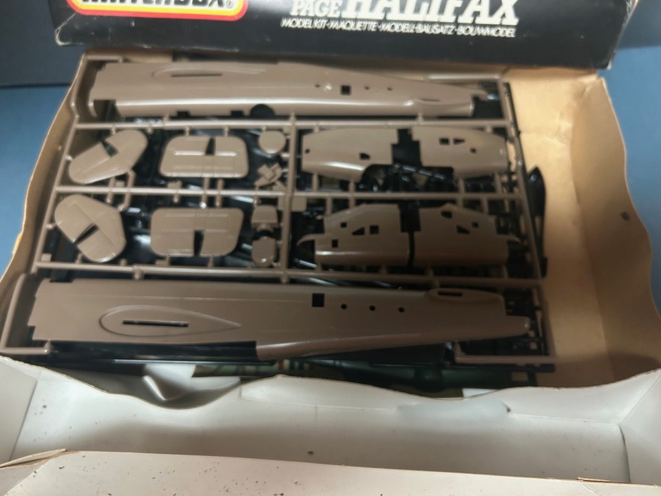 Matchbox 1983 Model Kit PK-604 Handley Page Halifax Complete in Box 1/ ...