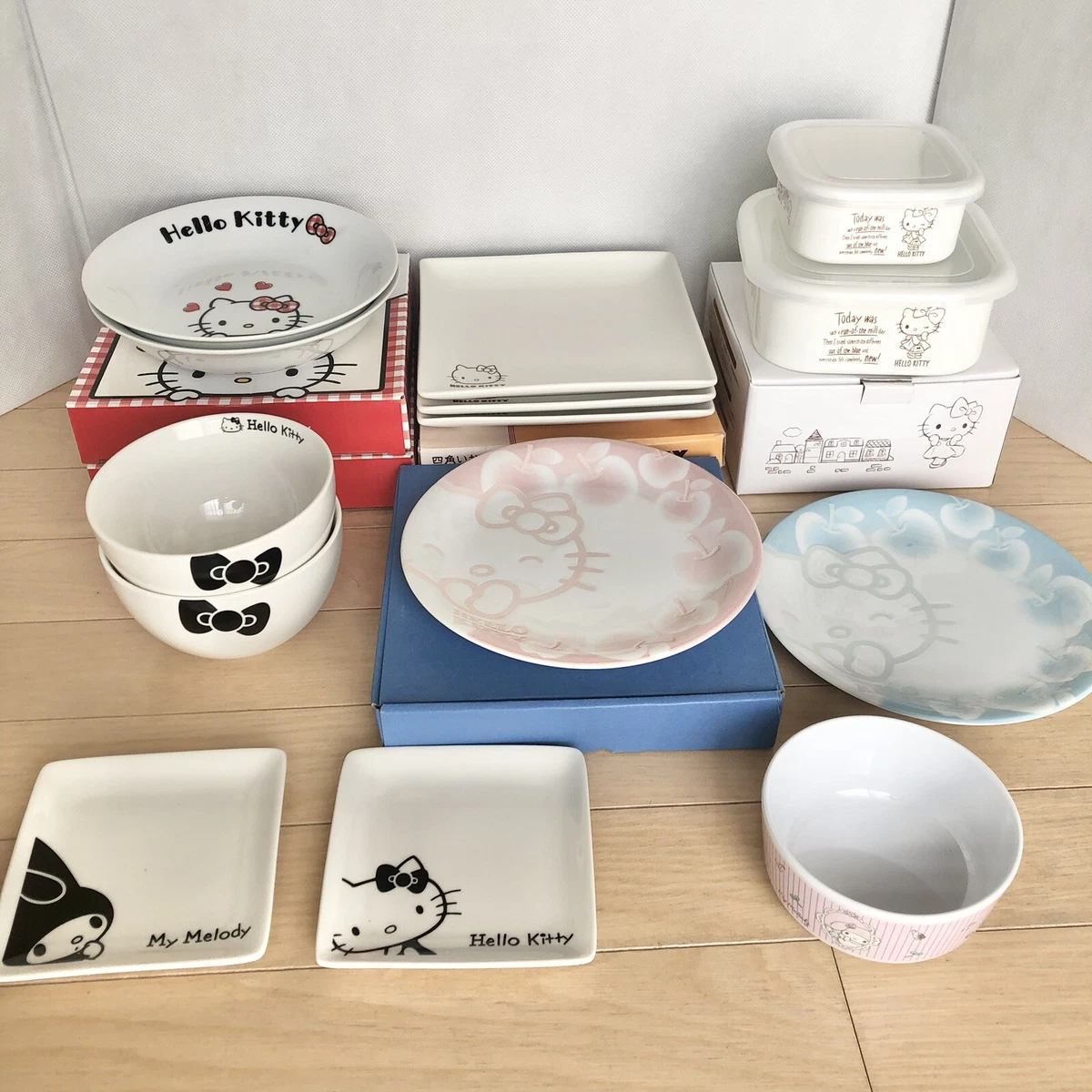 Hello Kitty Plate Set